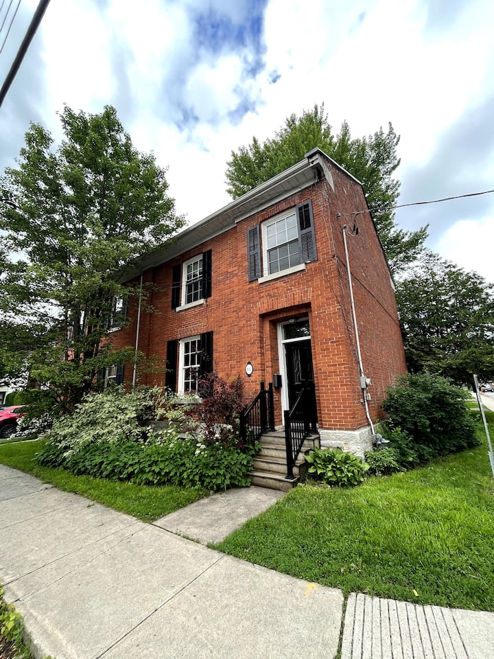 Downtown Kingston 3 Bedroom Home - Kingston