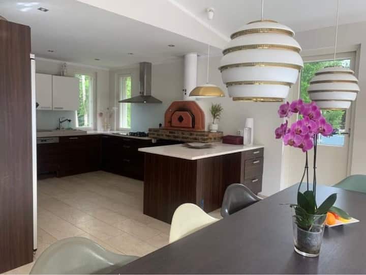 Upea Iso Talo, Sauna, Piha, Sali - Kauniainen