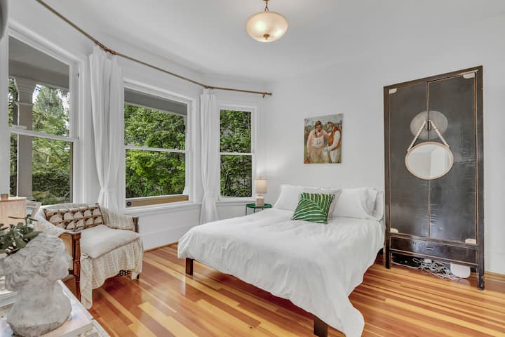 The Queen Elizabeth Park Home - Vancouver