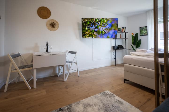 Lovely Nest: City, Küche, Parkplatz, Bis 4 Pers. - Göppingen