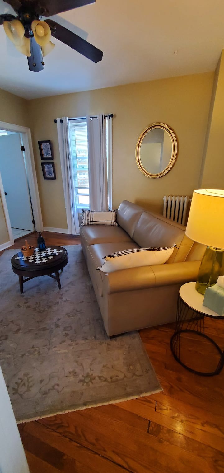Historic Downtown Apartment - Valparaiso, IN