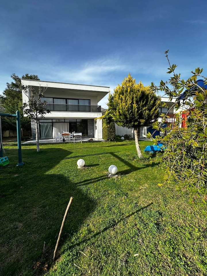 Mustakil öZel Bahçeli Villa - Kuşadası