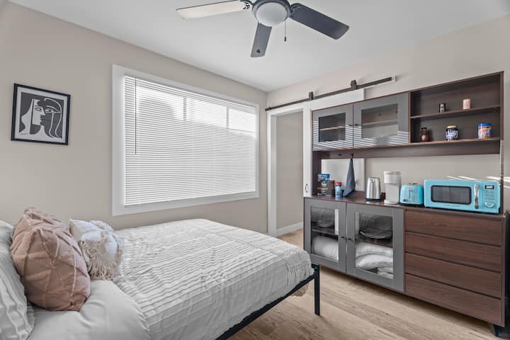 10% Off Weekly | Modern Chic Studio - Glendale, AZ