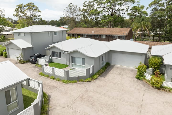 Pacific Blue - Huskisson