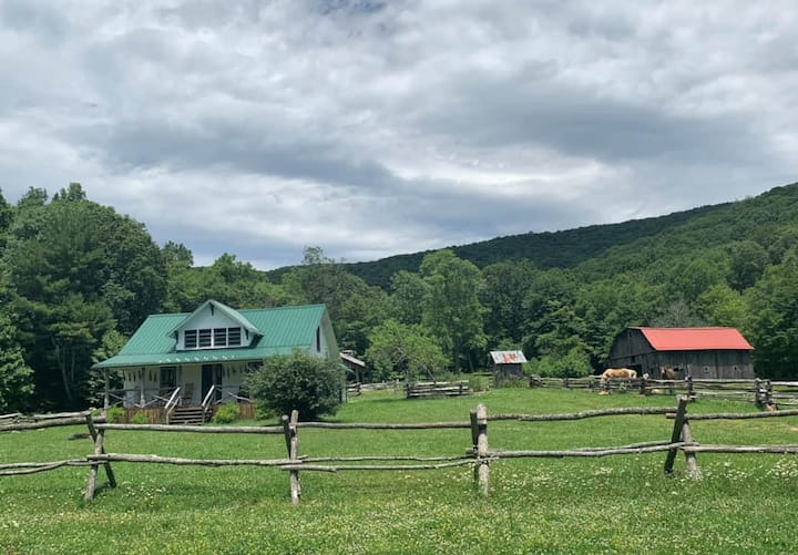 Off Grid Farmhouse On Working Horse Farm W/ Sauna - Valle Crucis, NC