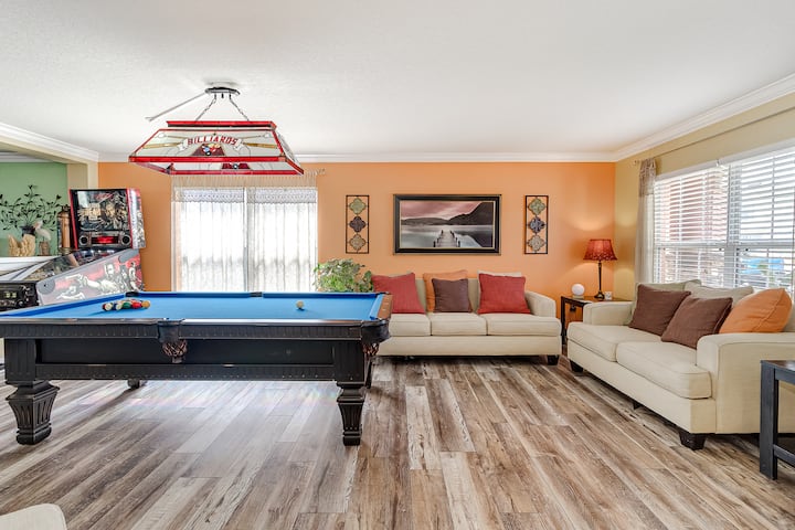 Luxe 4 Bedroom Corporate Retreat - Lakeland