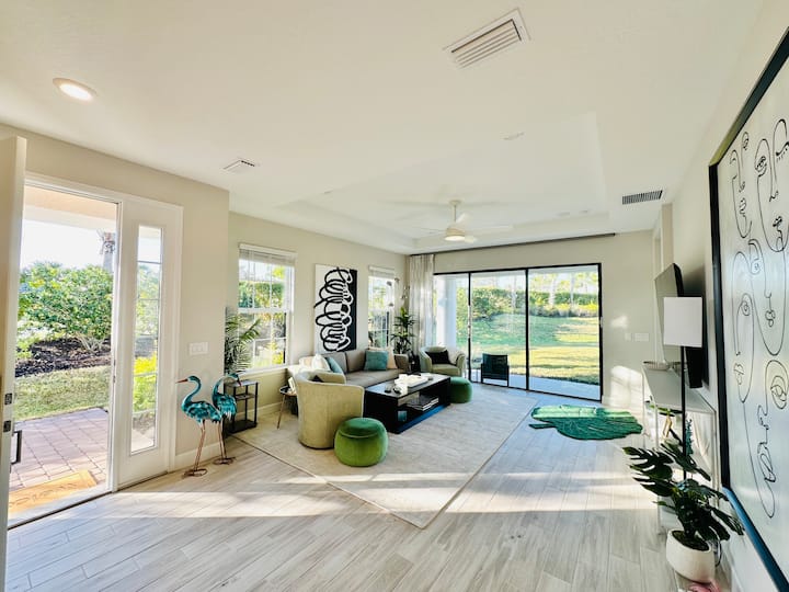 Sarasota Tropical Stay - Lakewood Ranch, FL