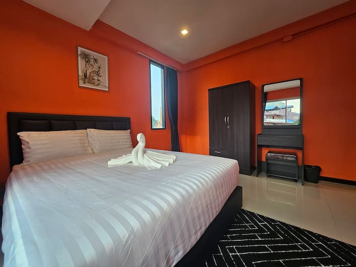 [Peter's House C02] 全新裝修特色公寓 - Pattaya