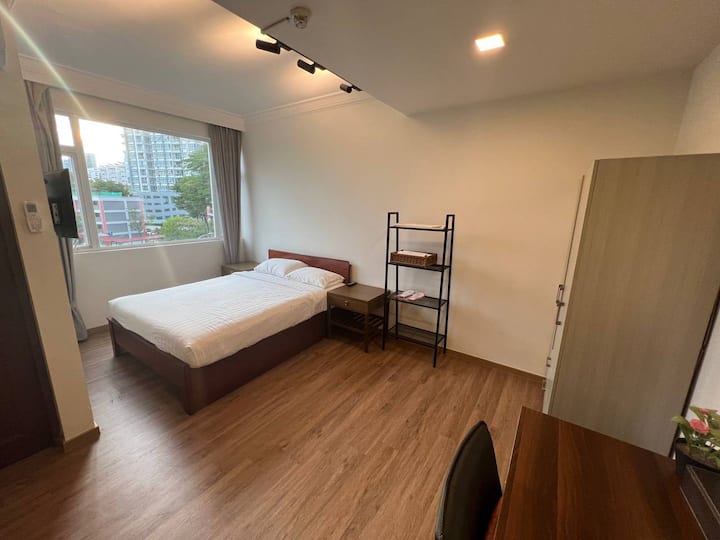 Budget-friendly Private Unit - Newton