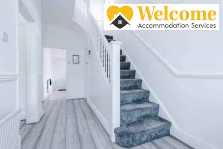 Big Spacious Home Near City Center Sleeps 8 Wifi - Guernsey