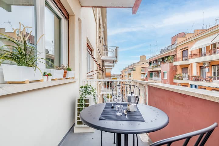 Balcony Apartment – Walk To Vatican & Metro - Vatican City