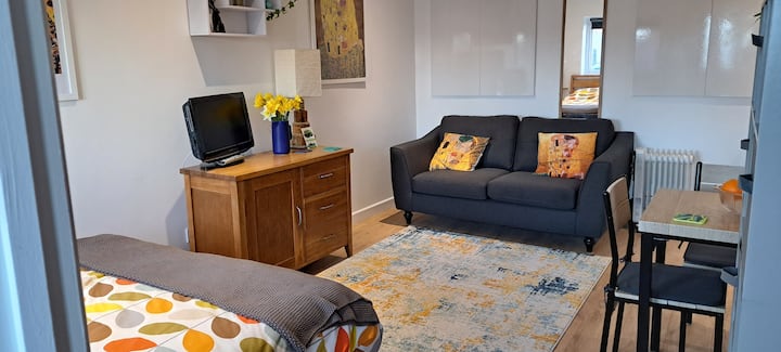 Modern Bright Apartment Sleeps 2 - Penzance