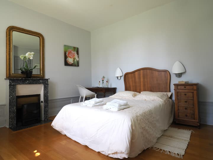 Chambre D'hôtes Blanche Le Jardin Des Lys - La Roche-Posay