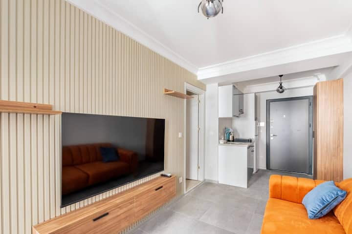 New Central Flat Near Metro W/elevator&balcony - Şişli