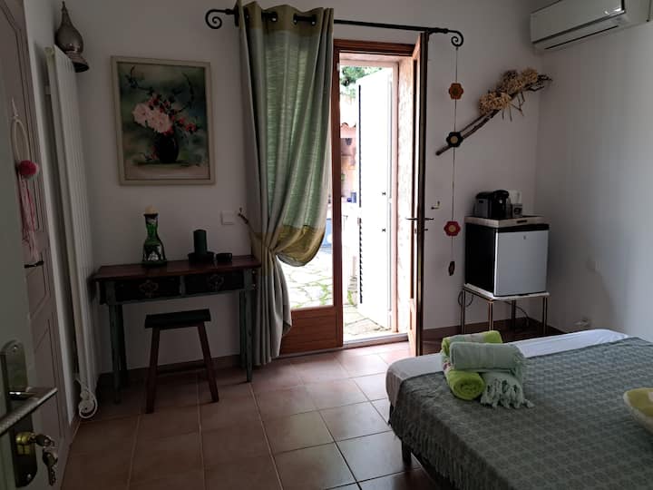 Jolie Chambre A Porto-vecchio - Corse-du-Sud