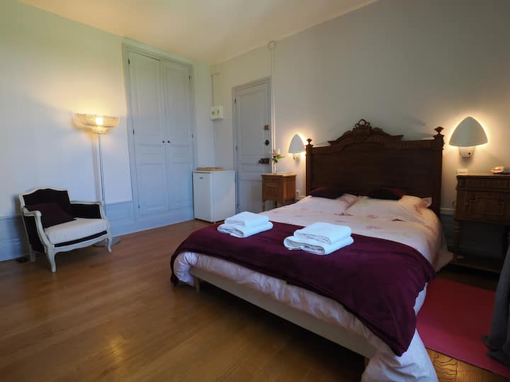 Chambre D'hôtes Violette Le Jardin Des Lys - La Roche-Posay