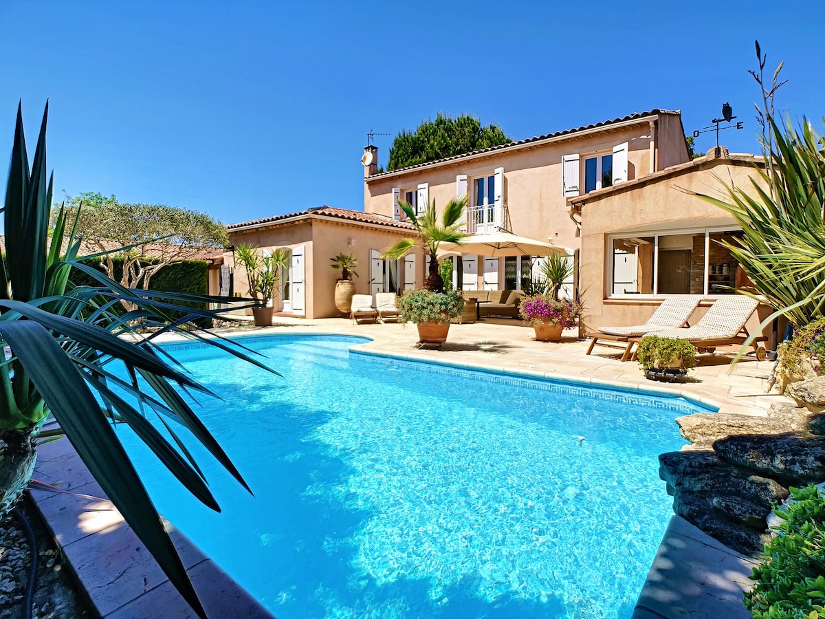 Casa con piscina climatizada - Casas de campo en renta en Mollégès ...