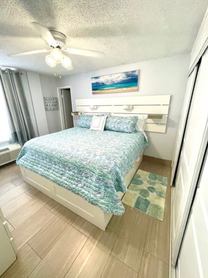 The Ocean Wave - Daytona Beach, FL