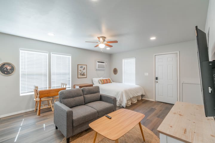 Huntington's Cottage - Oklahoma City, OK