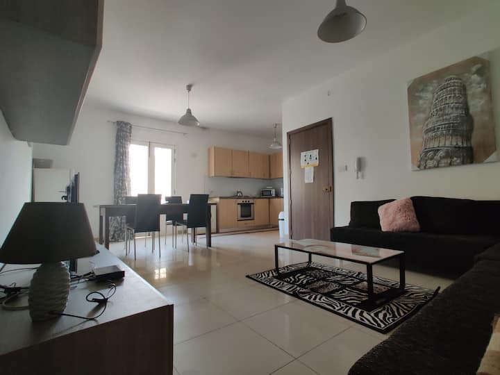 Sliema 3 Bedroom Apt Near Beach - Malte