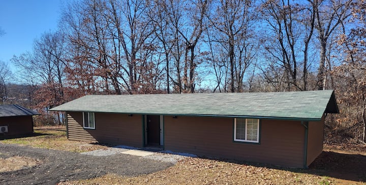 Cottage 21 - Cave Township, IL