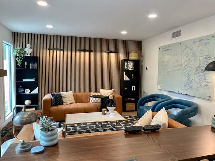 Brainstorm Next To The Beach! - Del Mar, CA