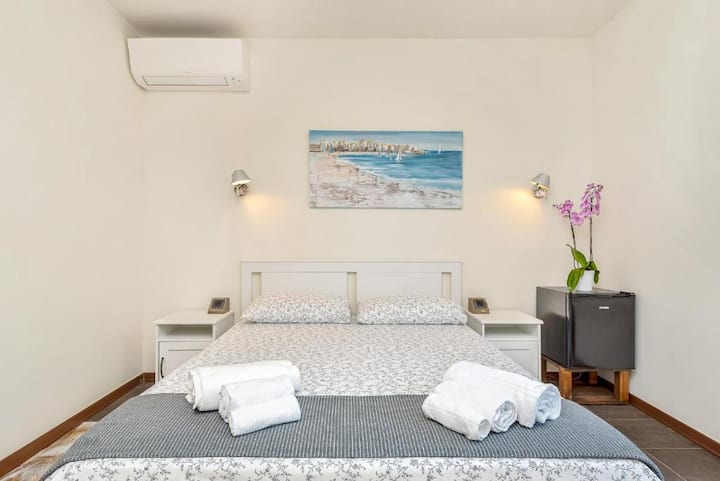 Double Room Extra Bed Patio Disability Access N°01 - Marina di Massa