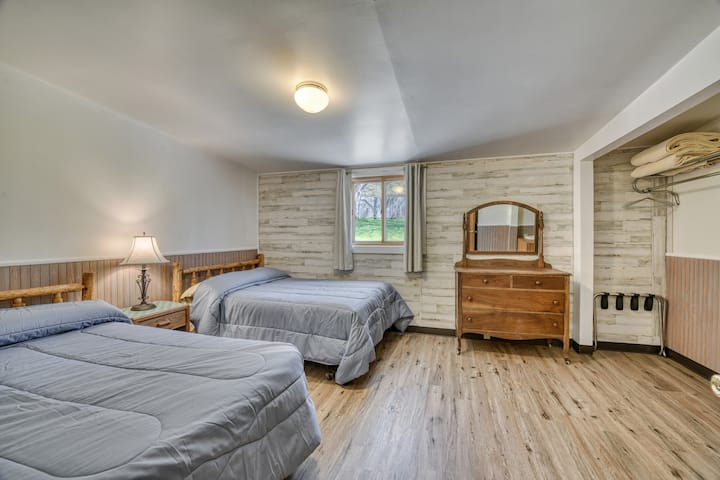 Edgewater Resort Cabin #6 - Round Lake, Florence