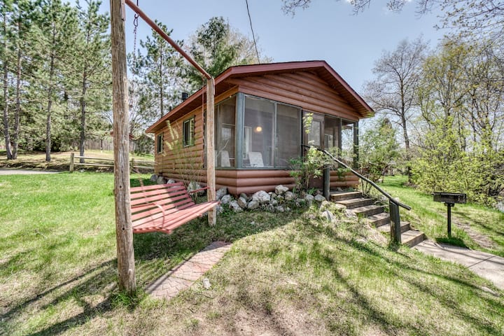 Edgewater Resort Cabin #7 - Iron Mountain, MI