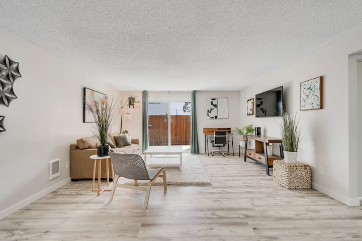 Lucky's Place - New Listing
2-br Apartment Se Pdx - Hazelwood - Portland