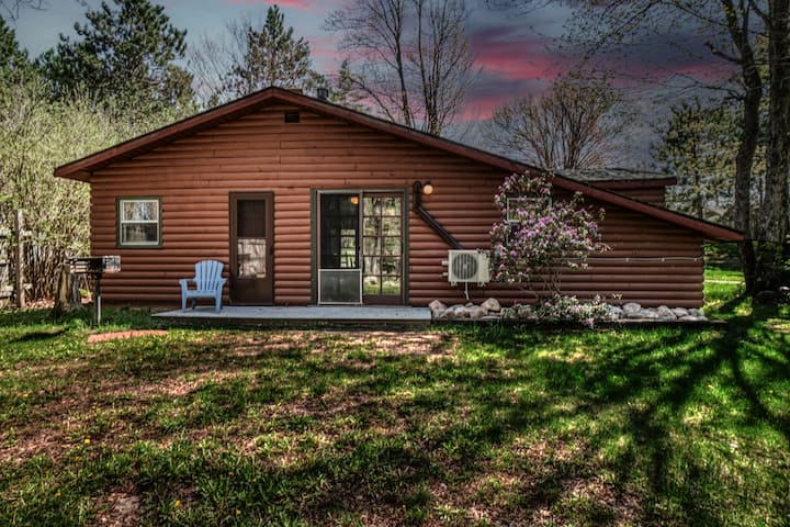 Edgewater Resort Cabin #10 - Round Lake, Florence