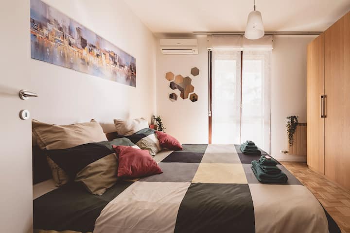 Casa Zoe 2 Apartment(parking,self Check-in,wi-fi) - Parma