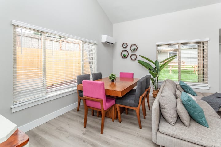 Modern Central Lux 3bd Oasis - Gladstone, OR