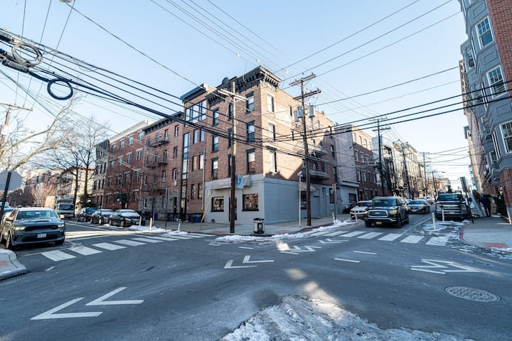 Charming 4bd Apt Close To Path - Hoboken, NJ