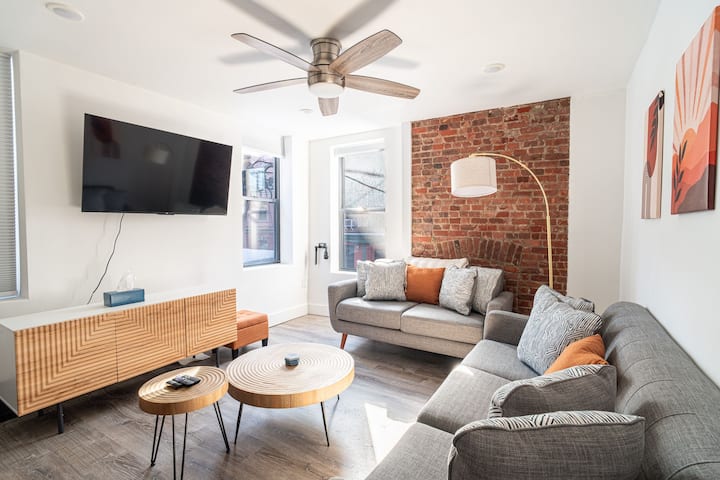 Charming 4bd Apt Close To Path - Manhattan, NY
