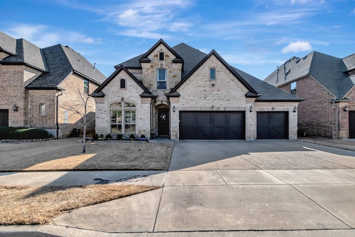 Beautiful Lake House - Fort Worth, TX