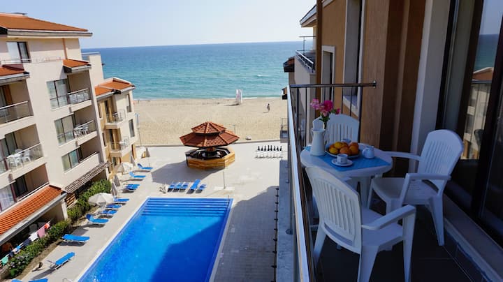 Просторен едноспален апартамент на плажа - Obzor