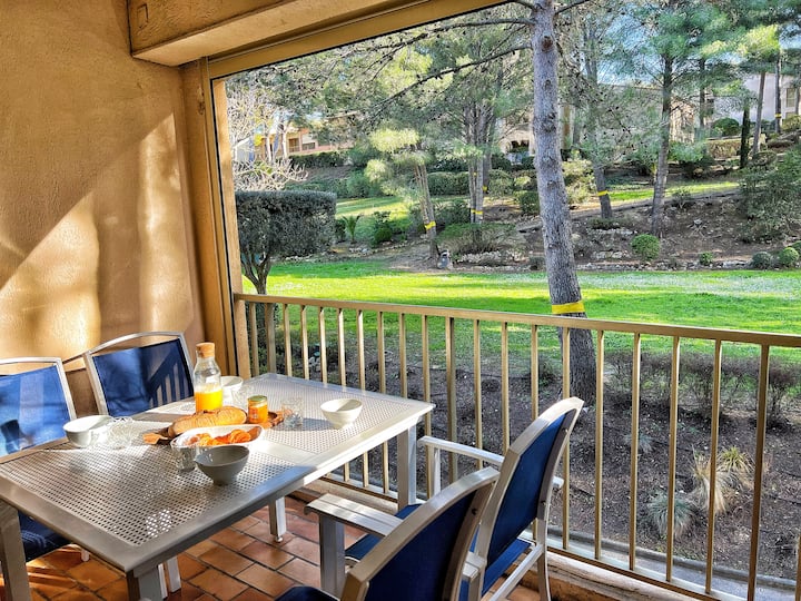 Appartement Avec Piscine Et Accès Plage, Familial - Sanary-sur-Mer