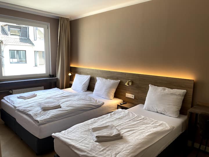 New Renovated Triple Room - 杜塞道夫