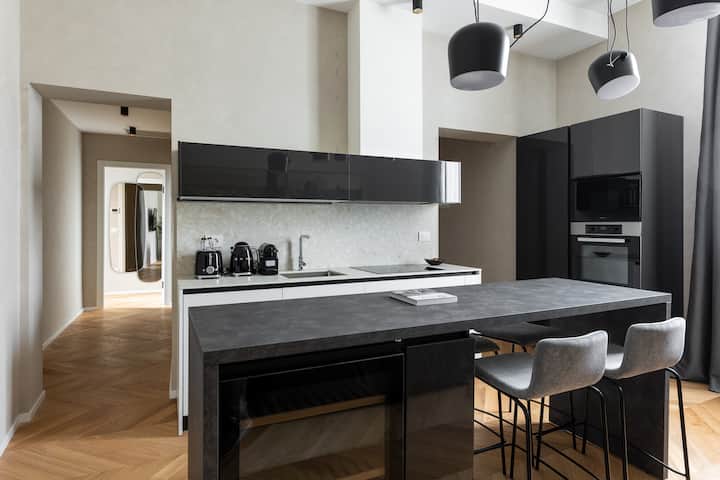 San Martino 2 - One Bedroom Luxury Apartment - Bologna