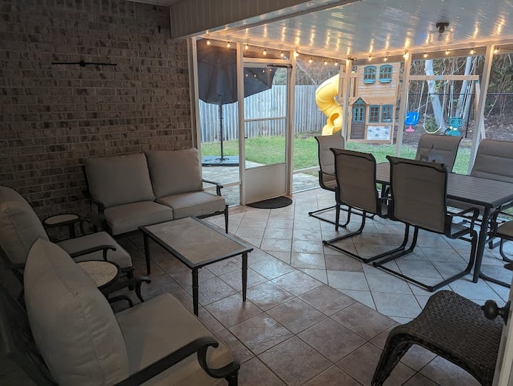 A Relaxing Coastal Getaway - Navarre, FL