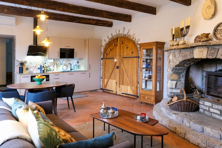 Gîte Dans Un Domaine Viticole - Claret