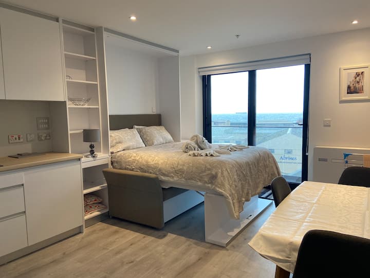 Studio In The Hub With Sea Views - Gibraltar