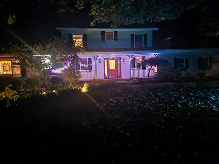 Eclipse Totality Country Home 4 Beds April 6-10 - Hilton, NY