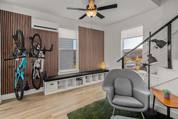 Modern Home W/ Direct Access To Centennial Park - Fayetteville, AR