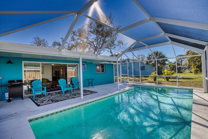 Sun-glow Bungalow (Office & Optional Heated Pool) - Venice, FL