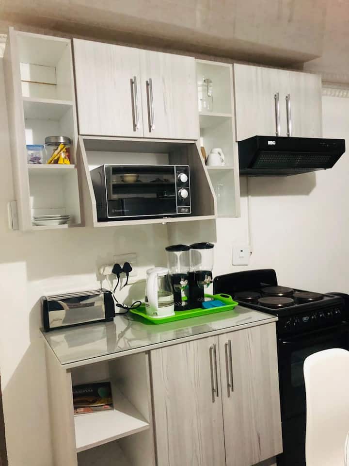 8 Sleeper, 4 Bed Neat Backpacker - Phuthaditjhaba