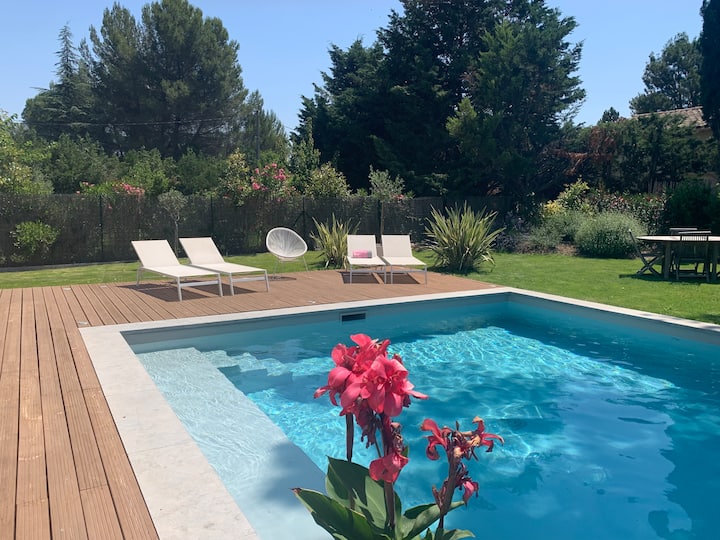 Villa Avec Piscine Privée Au Sud D'aix-en-provence - Cabriès
