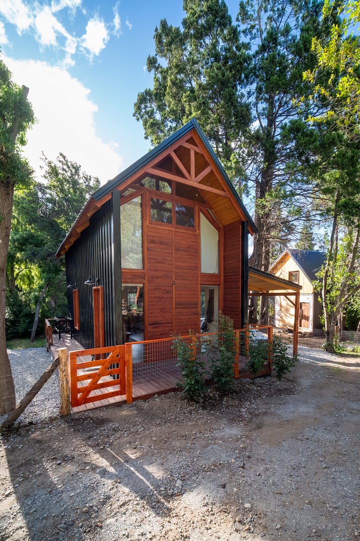 Casita Bandurrias. In The Forest, Among Mountains. - San Carlos de Bariloche