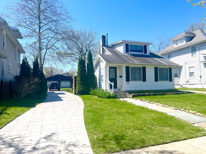 Mid-century Beach Cottage - Ocean Township, NJ